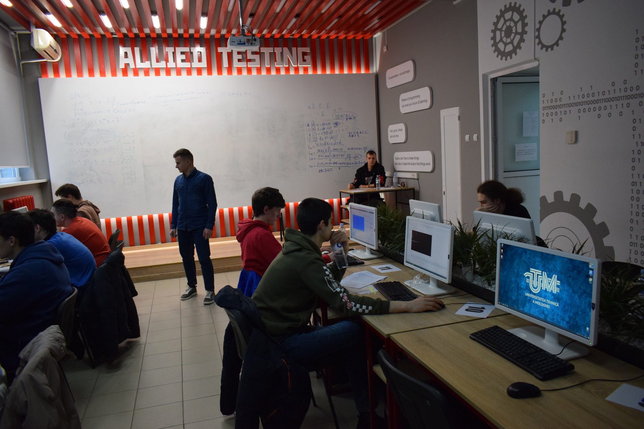 FCIM-UTM A CELEBRAT ÎNVINGĂTORII OLIMPIADEI REPUBLICANE DE INFORMATICĂ ...