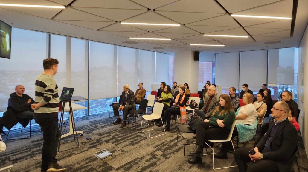 ENDAVA aduce inovație la FCIM-UTM prin workshopuri pentru profesori ...